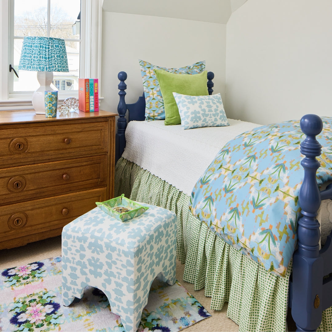 Décor– Laura Park
